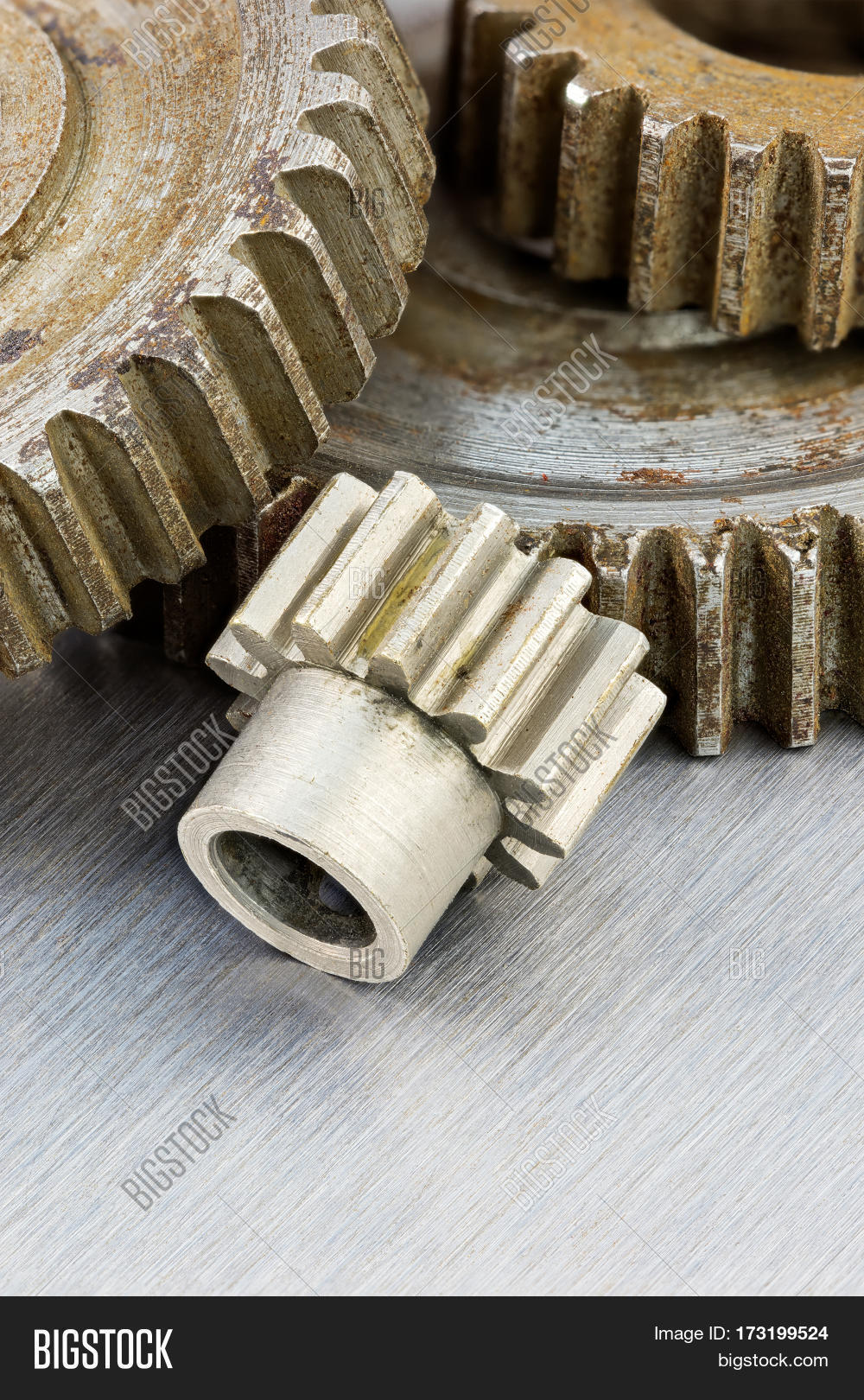 Old Rusty Gear Image & Photo (Free Trial) | Bigstock