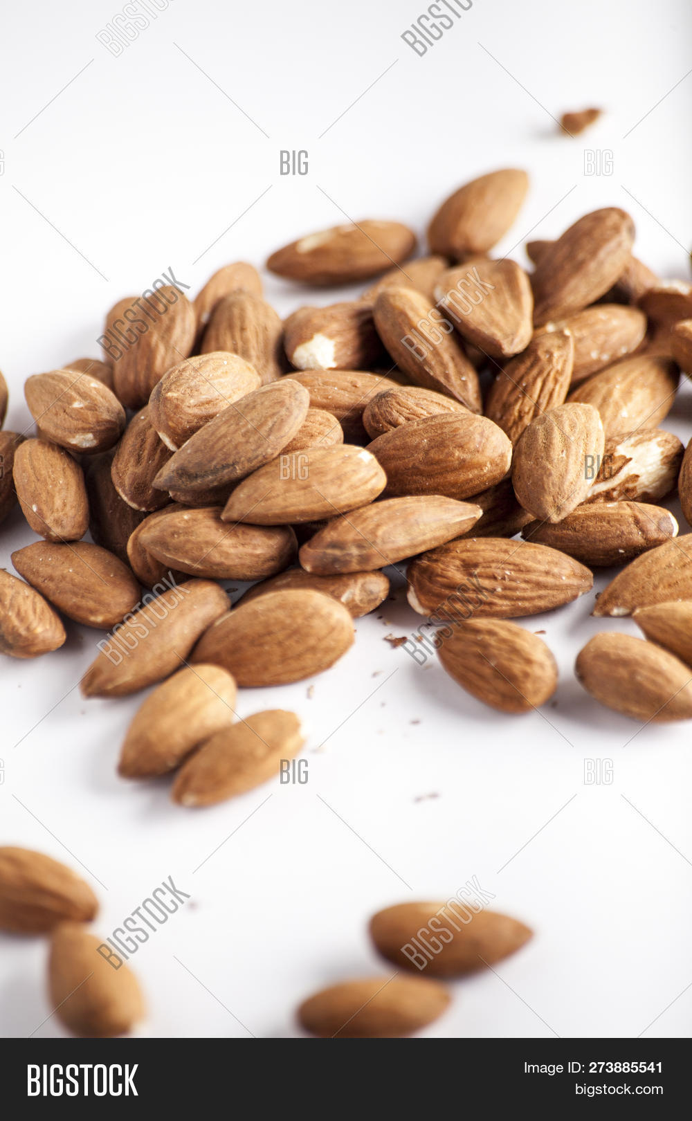 Almand Nuts Image & Photo (Free Trial) | Bigstock