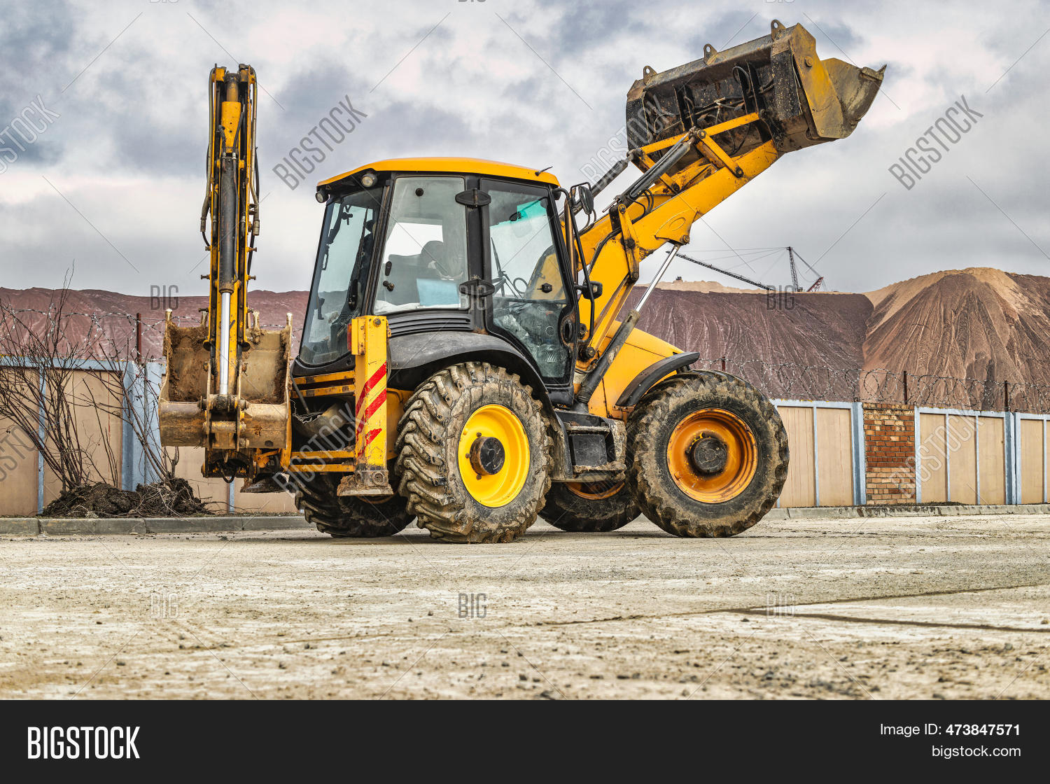Universal Backhoe Image & Photo (Free Trial) | Bigstock