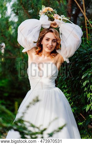 Bride Open-shouldered Image & Photo (Free Trial) | Bigstock