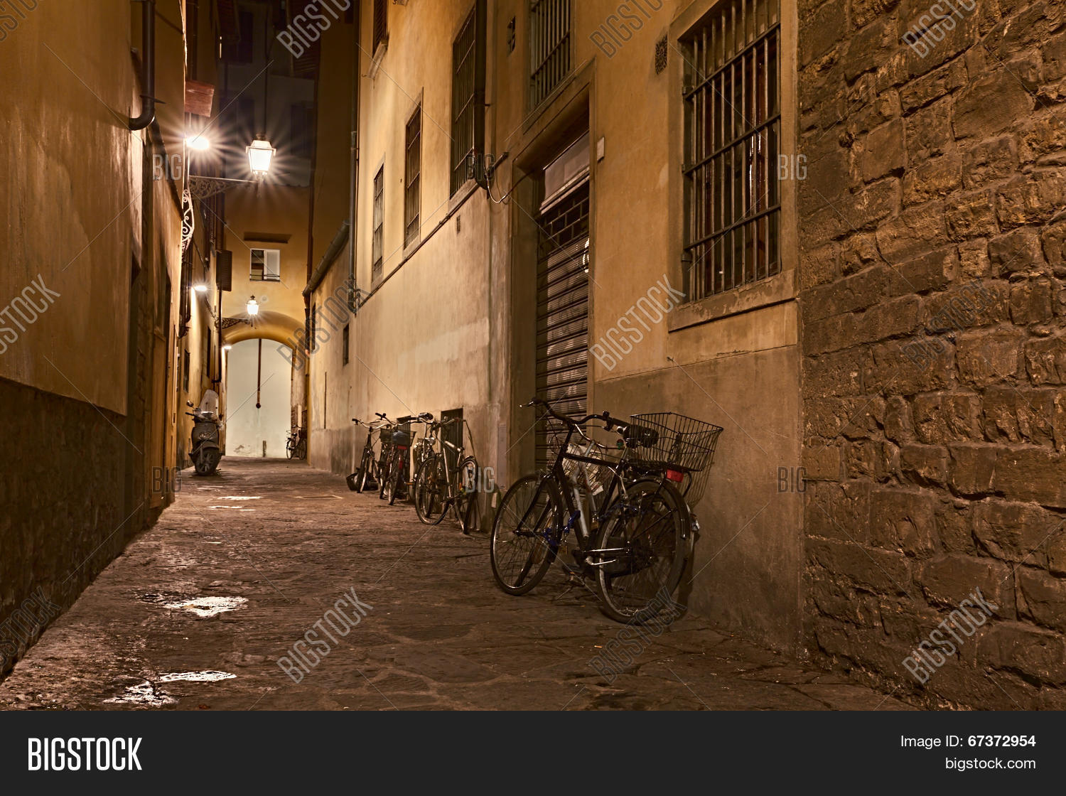 Old Alley Florence, Image & Photo (Free Trial) | Bigstock