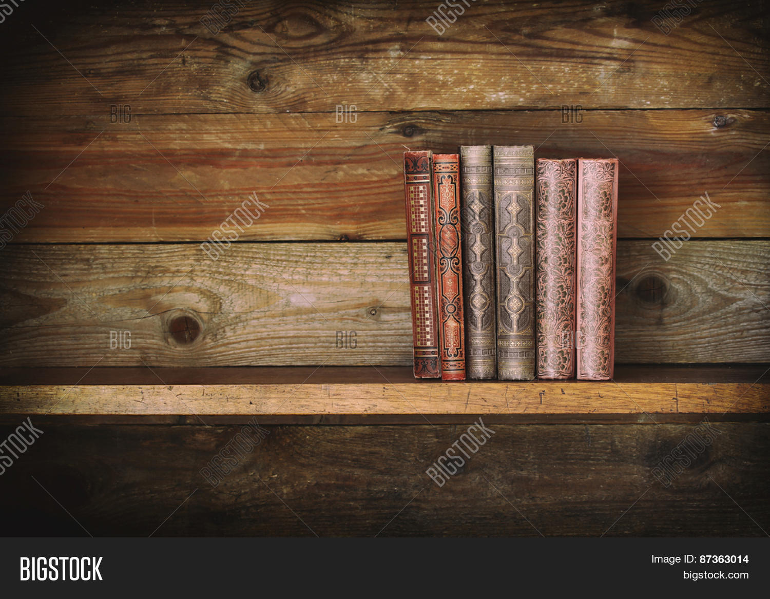 Grunge Wooden Shelf Image & Photo (Free Trial) | Bigstock