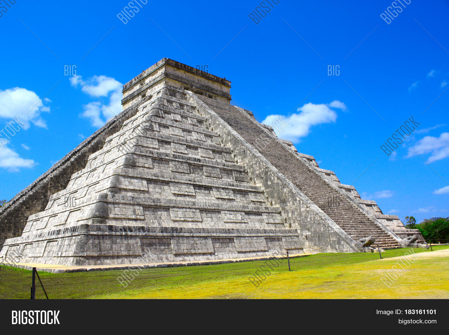Ancient Mayan Pyramid Image & Photo (Free Trial) | Bigstock