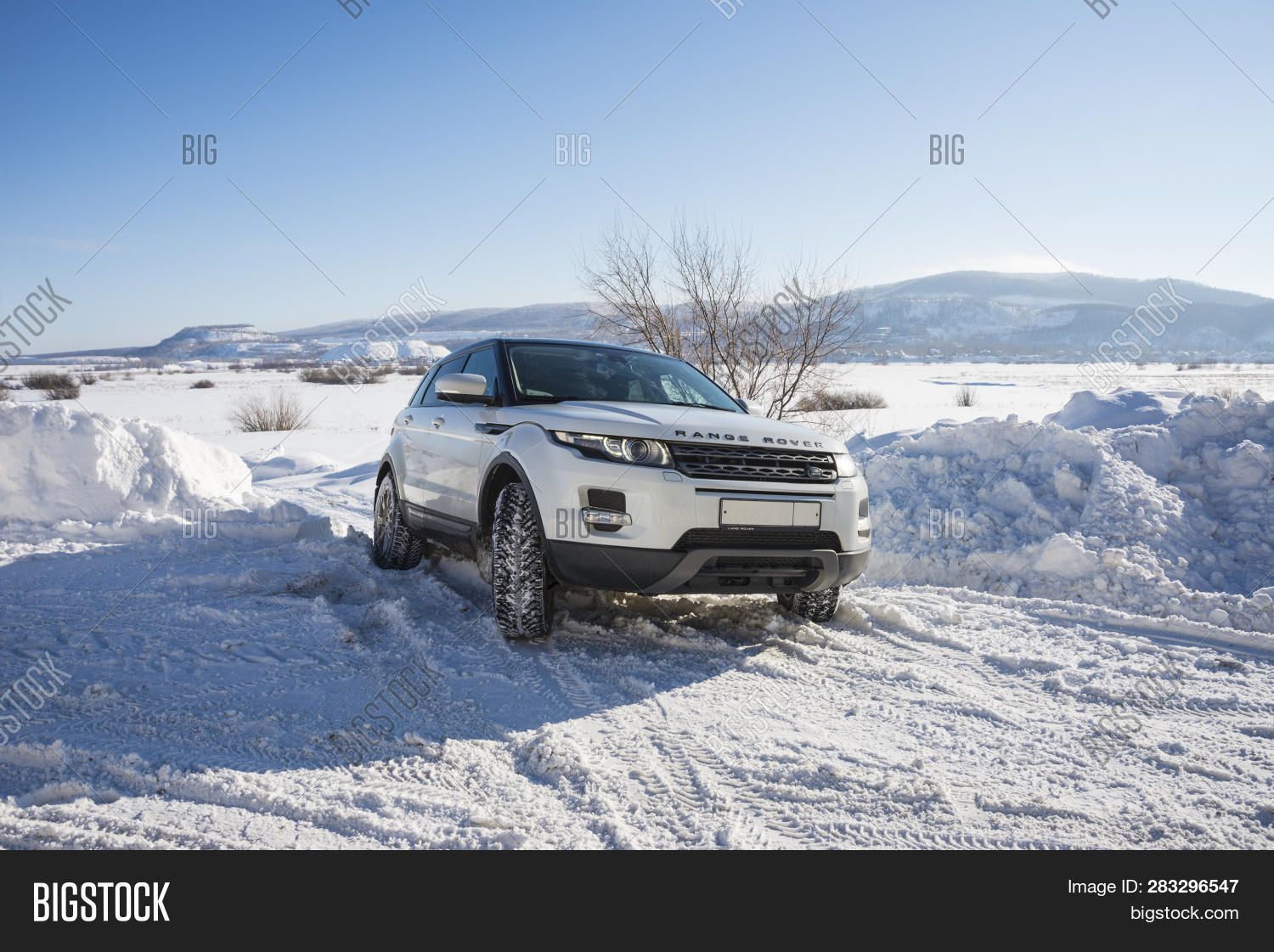 White Range Rover Image & Photo (Free Trial) | Bigstock