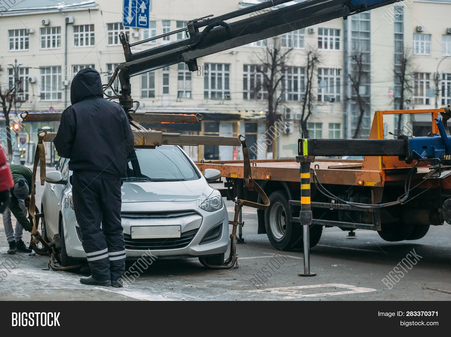 Tow Truck Police Image & Photo (Free Trial) | Bigstock