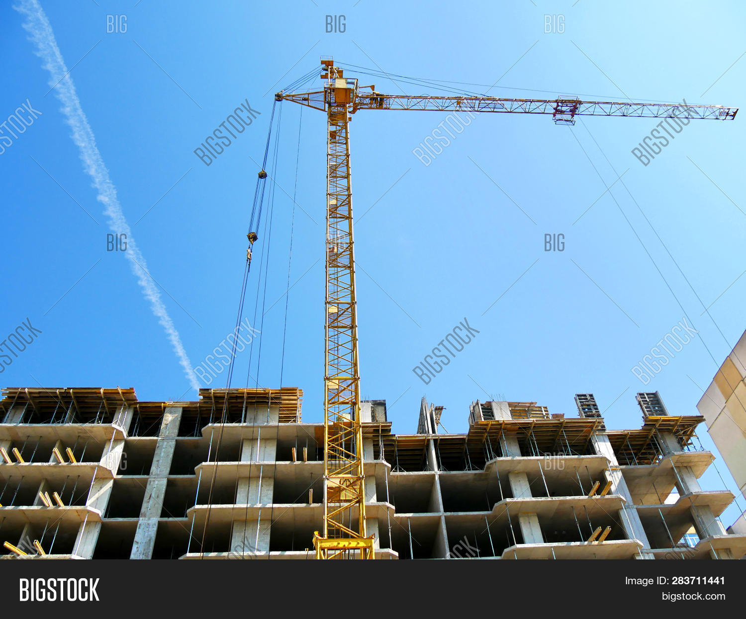 Hoisting Crane Image & Photo (Free Trial) | Bigstock