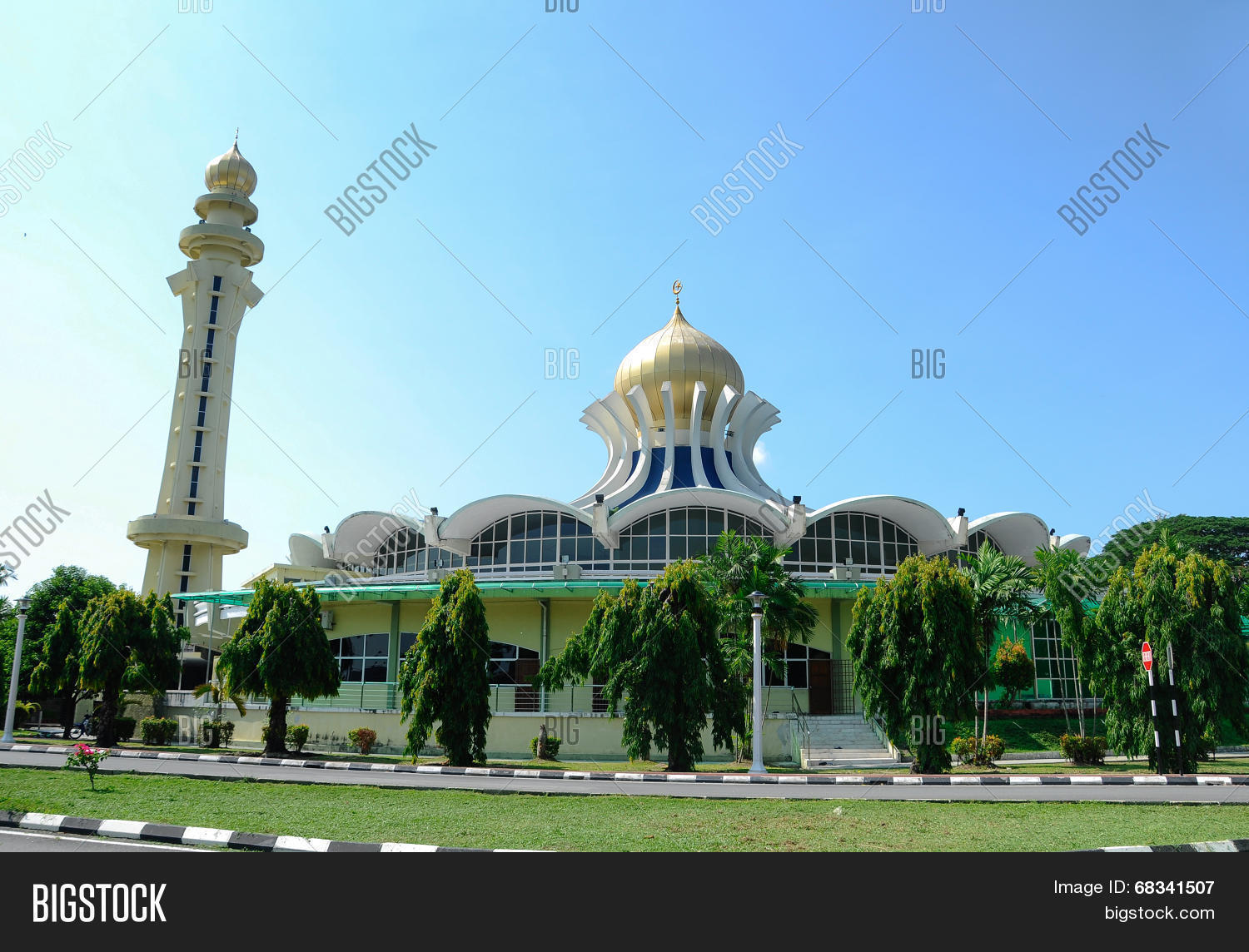 Penang State Mosque Image & Photo (Free Trial) | Bigstock