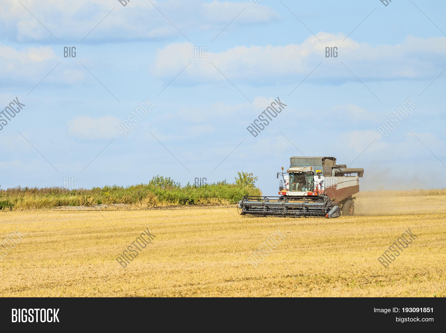 Combine Harvester Image & Photo (Free Trial) | Bigstock