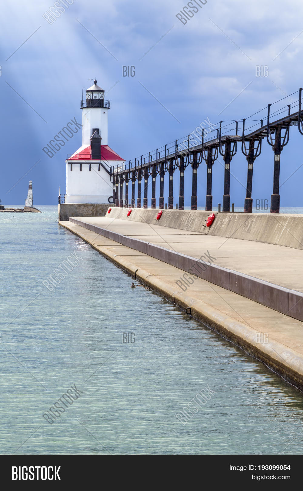 End Pier Elevated Image & Photo (Free Trial) | Bigstock