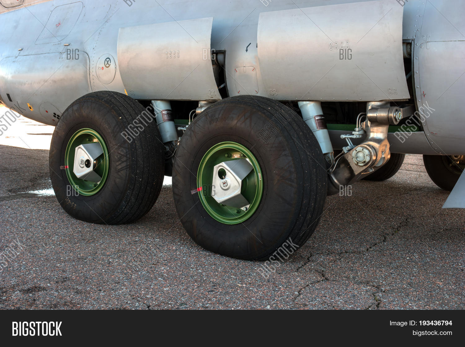 Chassis Transport Image & Photo (Free Trial) | Bigstock