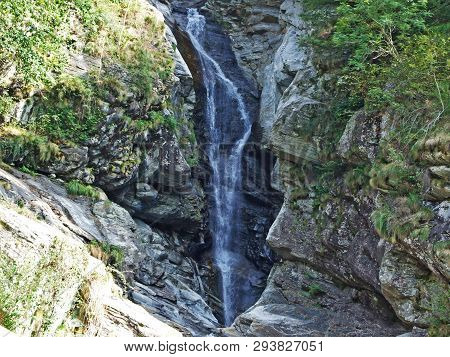 Giumaglio Waterfall La Image & Photo (Free Trial) | Bigstock