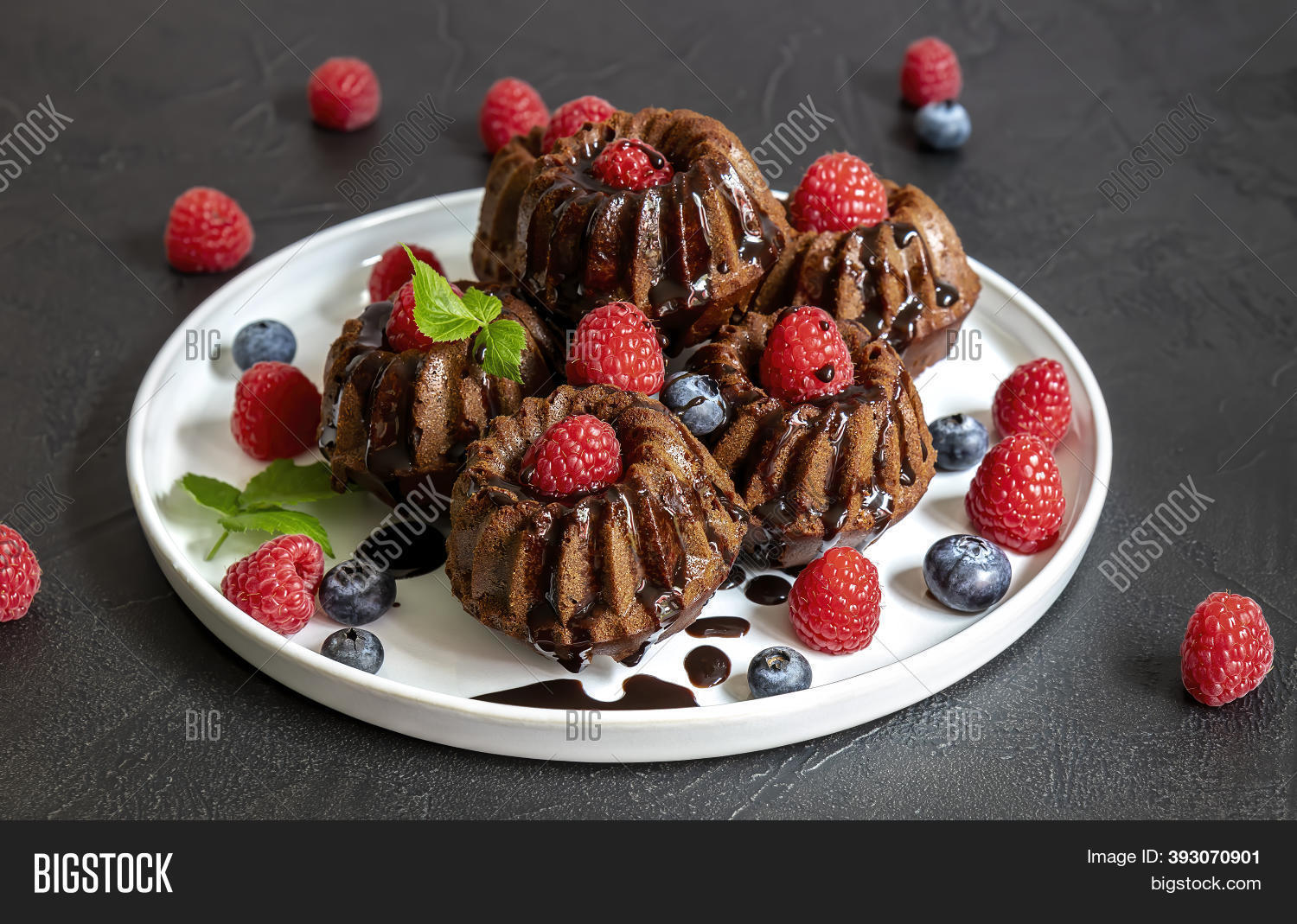 Mini Chocolate Cakes Image & Photo (Free Trial) | Bigstock