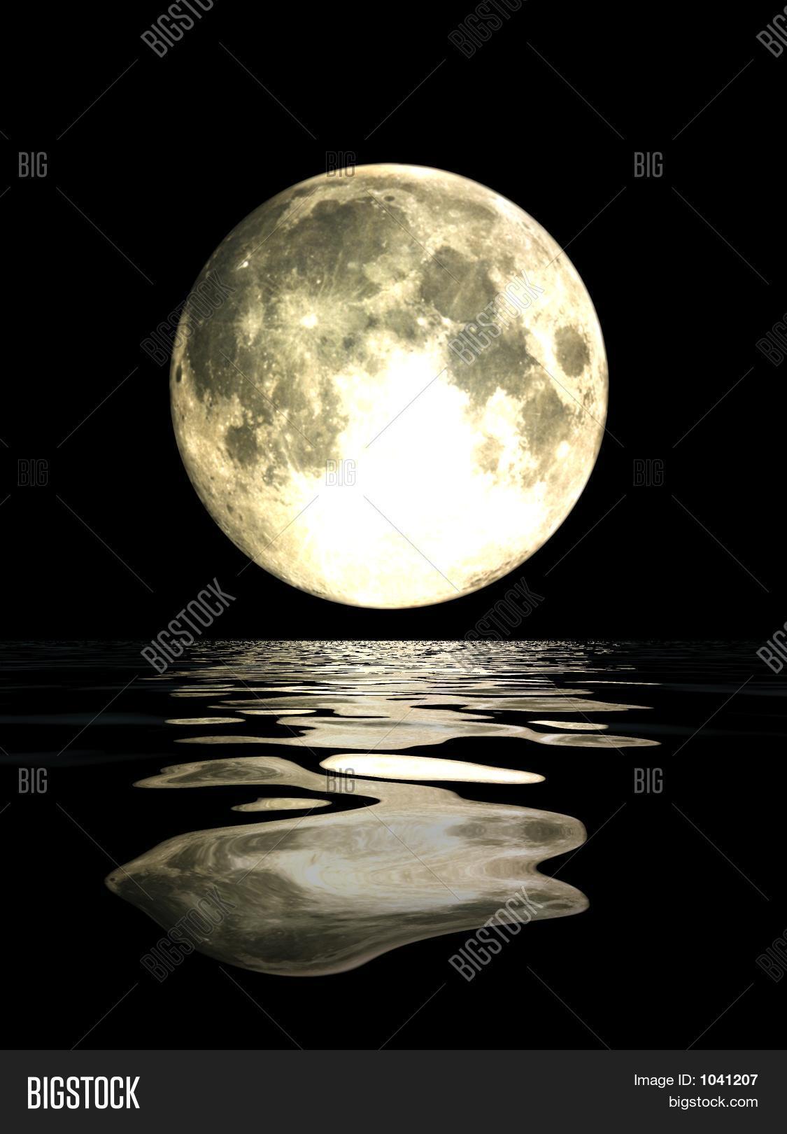Full Moon Reflection Image & Photo (Free Trial) | Bigstock