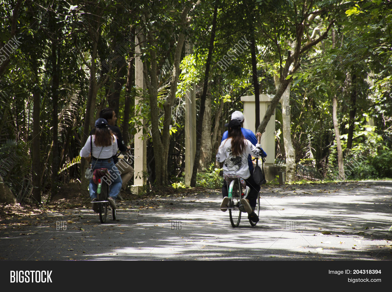 Travelers People Image & Photo (Free Trial) | Bigstock