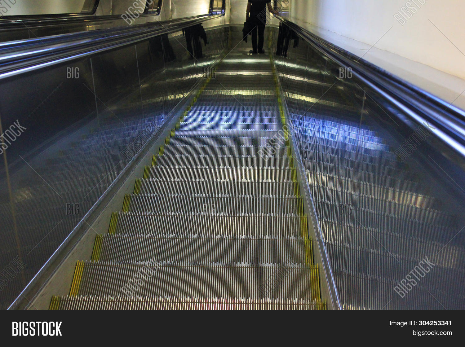 Escalator Electronic Image & Photo (Free Trial) | Bigstock