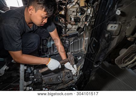 Repairer Car Body Uses Image & Photo (Free Trial) | Bigstock