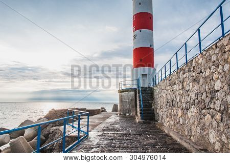 Lighthouse Port-la- Image & Photo (Free Trial) | Bigstock