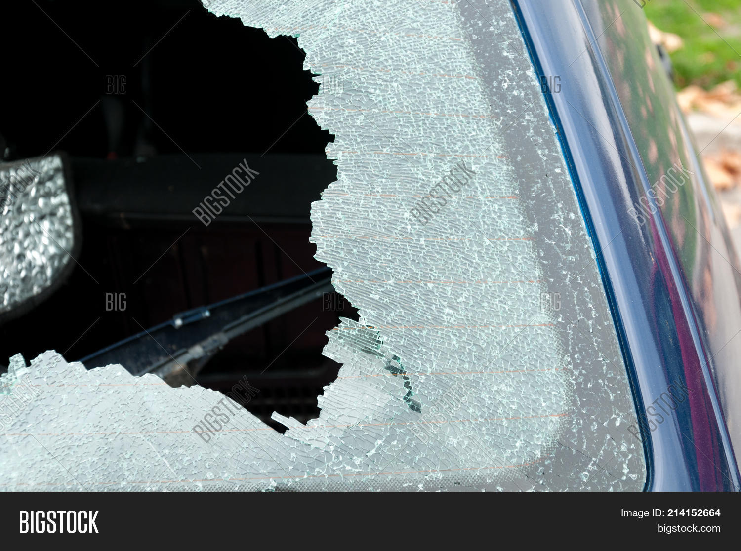 Broken Rear Windshield Image & Photo (Free Trial) | Bigstock