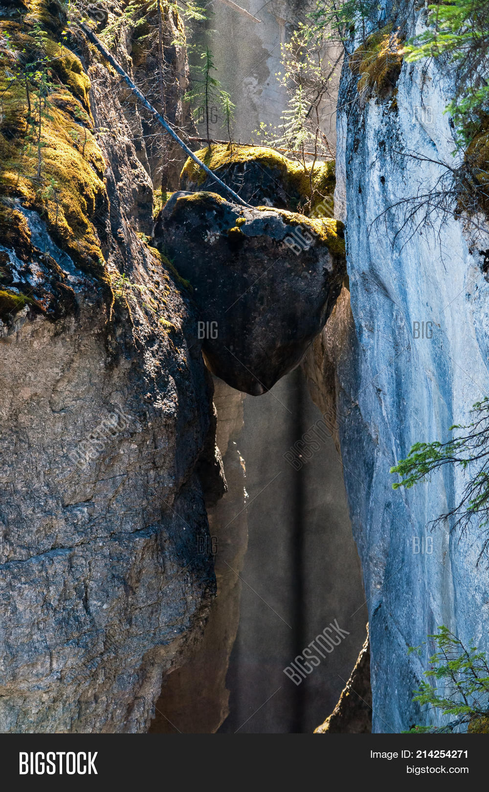 Chockstones Maligne Image & Photo (Free Trial) | Bigstock