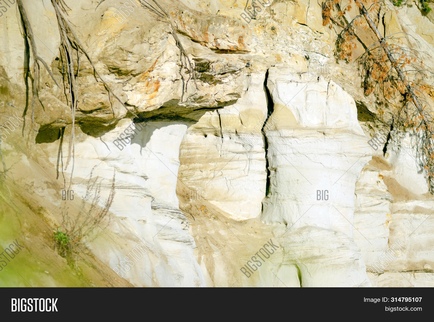 Clay Cliff By River Image & Photo (Free Trial) | Bigstock