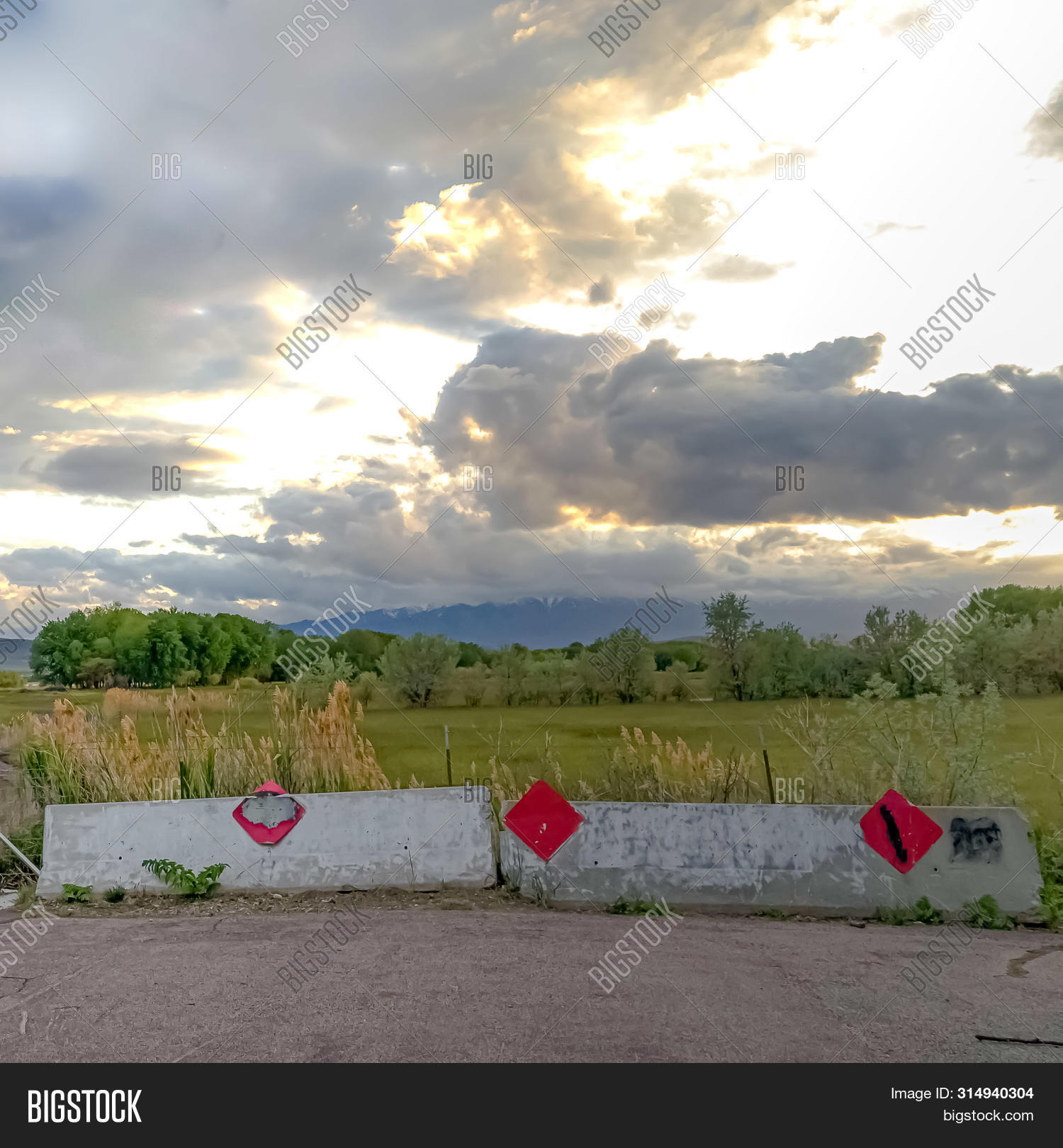 Square Road Traffic Image & Photo (Free Trial) | Bigstock