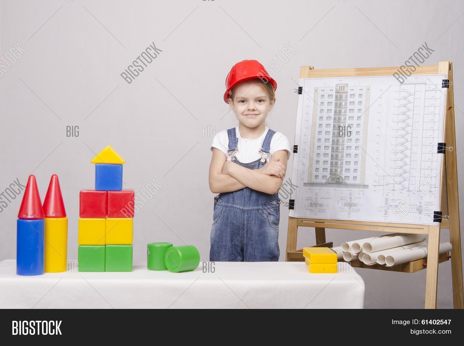 Child Builder Builds Image & Photo (Free Trial) | Bigstock