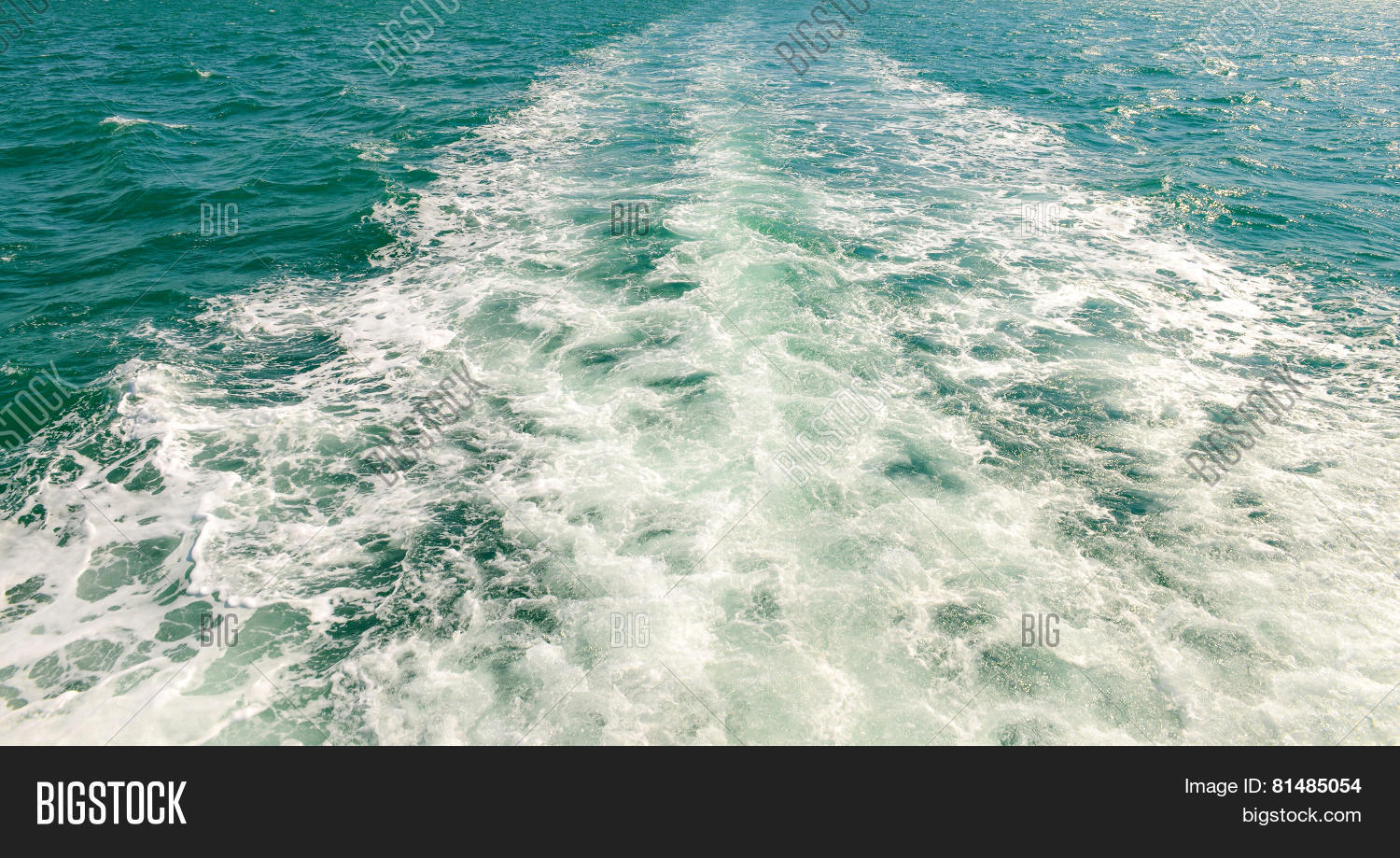 Wake Boat Image & Photo (Free Trial) | Bigstock