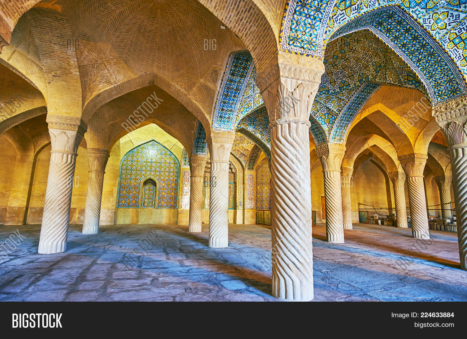 Shiraz, Iran - October Image & Photo (Free Trial) | Bigstock