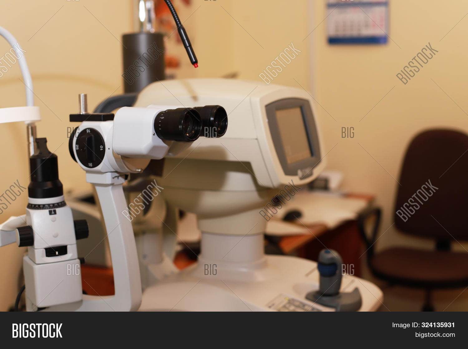 Refractometer Eye Test Image & Photo (Free Trial) | Bigstock