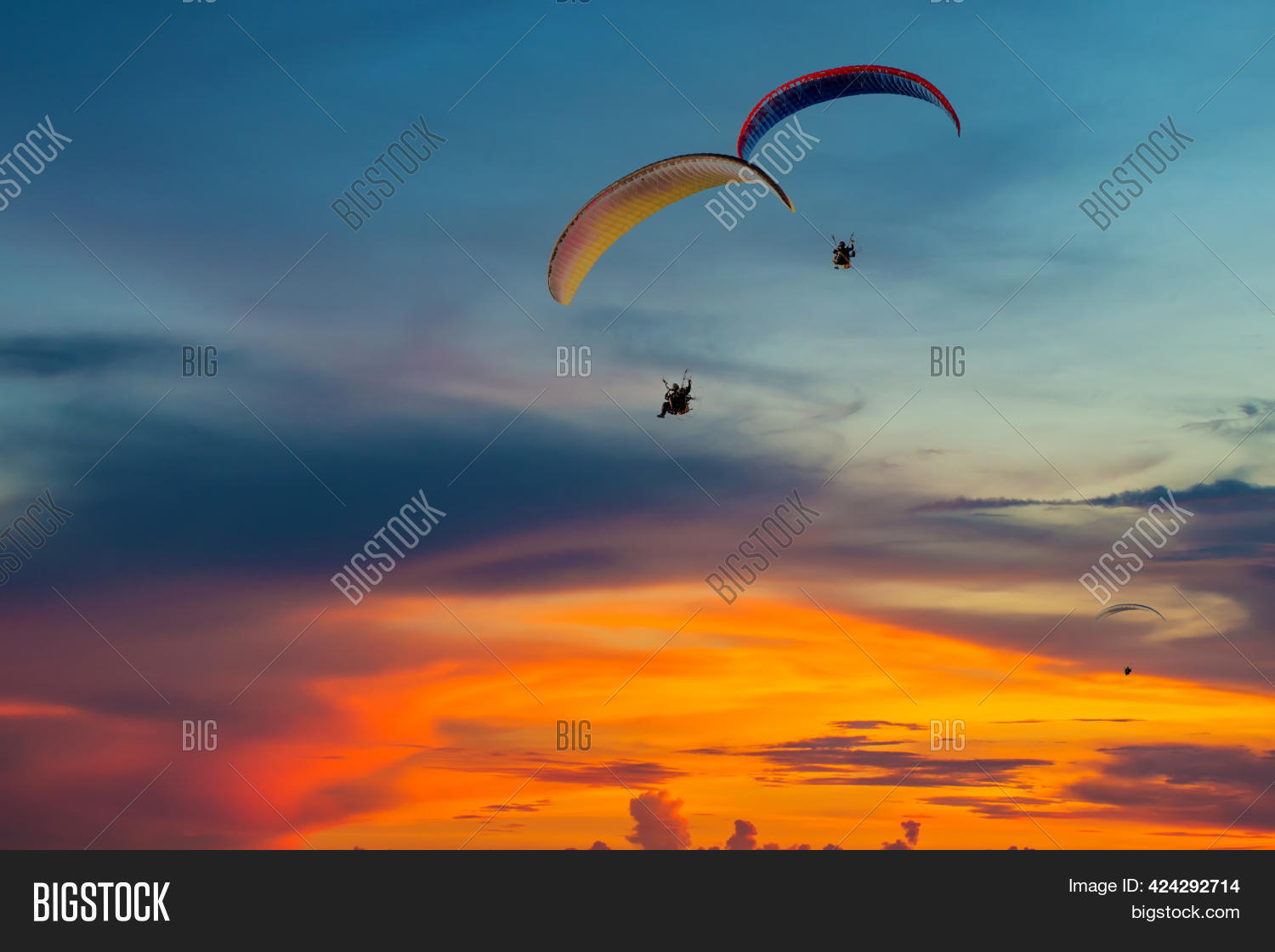Skydiving Sunset Image & Photo (Free Trial) | Bigstock