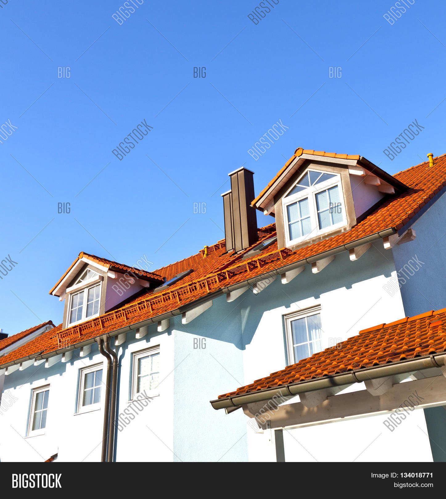Generic Family Home Image & Photo (Free Trial) | Bigstock