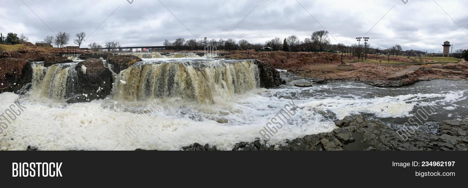 Big Sioux River Flows Image & Photo (Free Trial) | Bigstock