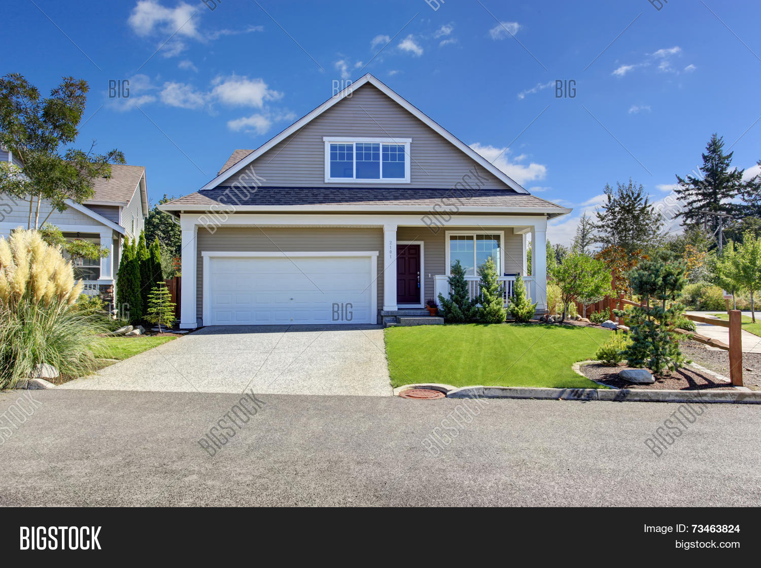 House Beautiful Curb Image & Photo (Free Trial) | Bigstock
