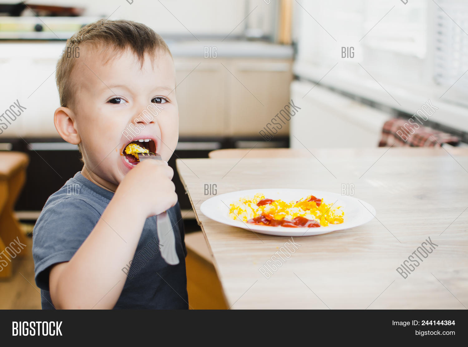 Child T-shirt Kitchen Image & Photo (Free Trial) | Bigstock