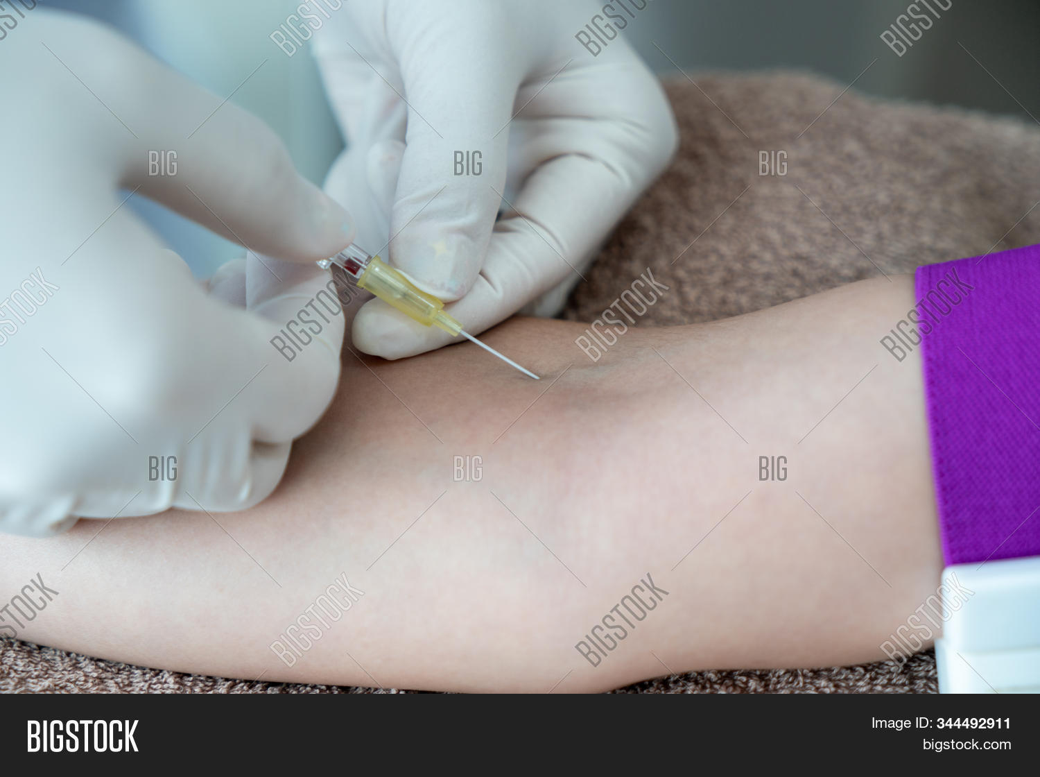 Nurse Hand Injection Image & Photo (Free Trial) | Bigstock