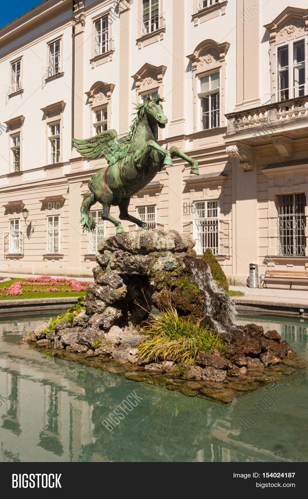 Pegasus Sculpture Image & Photo (Free Trial) | Bigstock