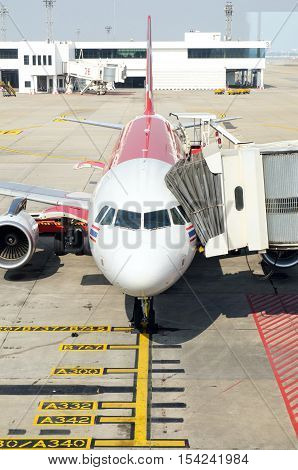Airplane Gangway - Image & Photo (Free Trial) | Bigstock