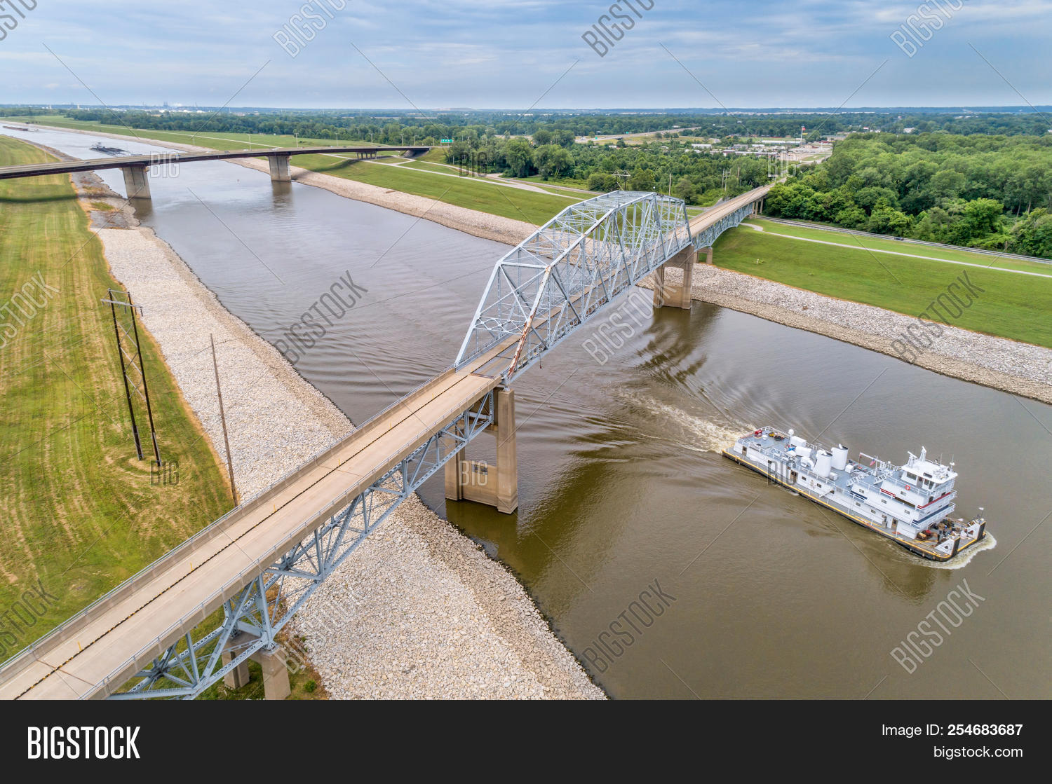 Towboat Passing Under Image & Photo (Free Trial) | Bigstock