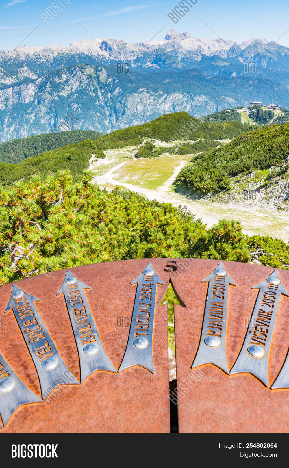 Triglav Metal Arrows Image & Photo (Free Trial) | Bigstock
