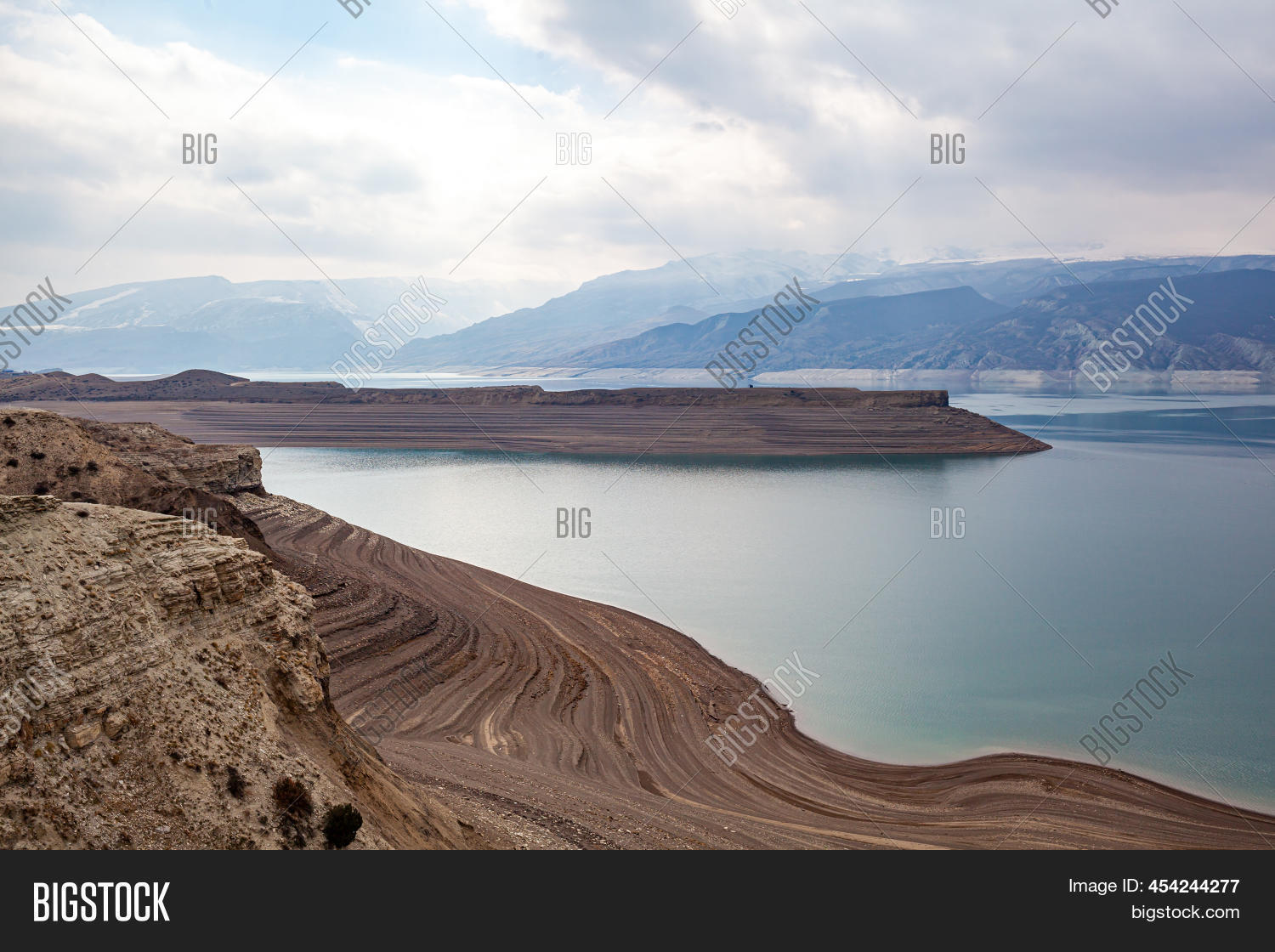 Beautiful Reservoir Image & Photo (Free Trial) | Bigstock
