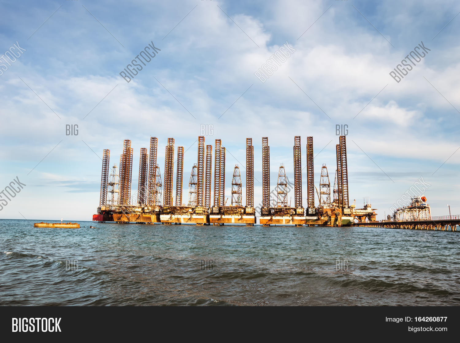 Abandoned Oil Rigs Sea Image & Photo (Free Trial) | Bigstock
