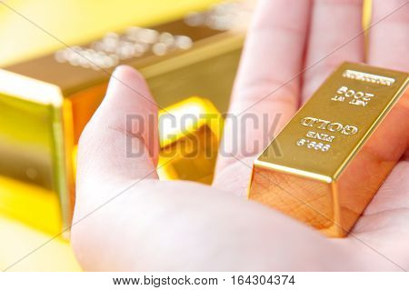 Close Image Hand Hold Image & Photo (Free Trial) | Bigstock