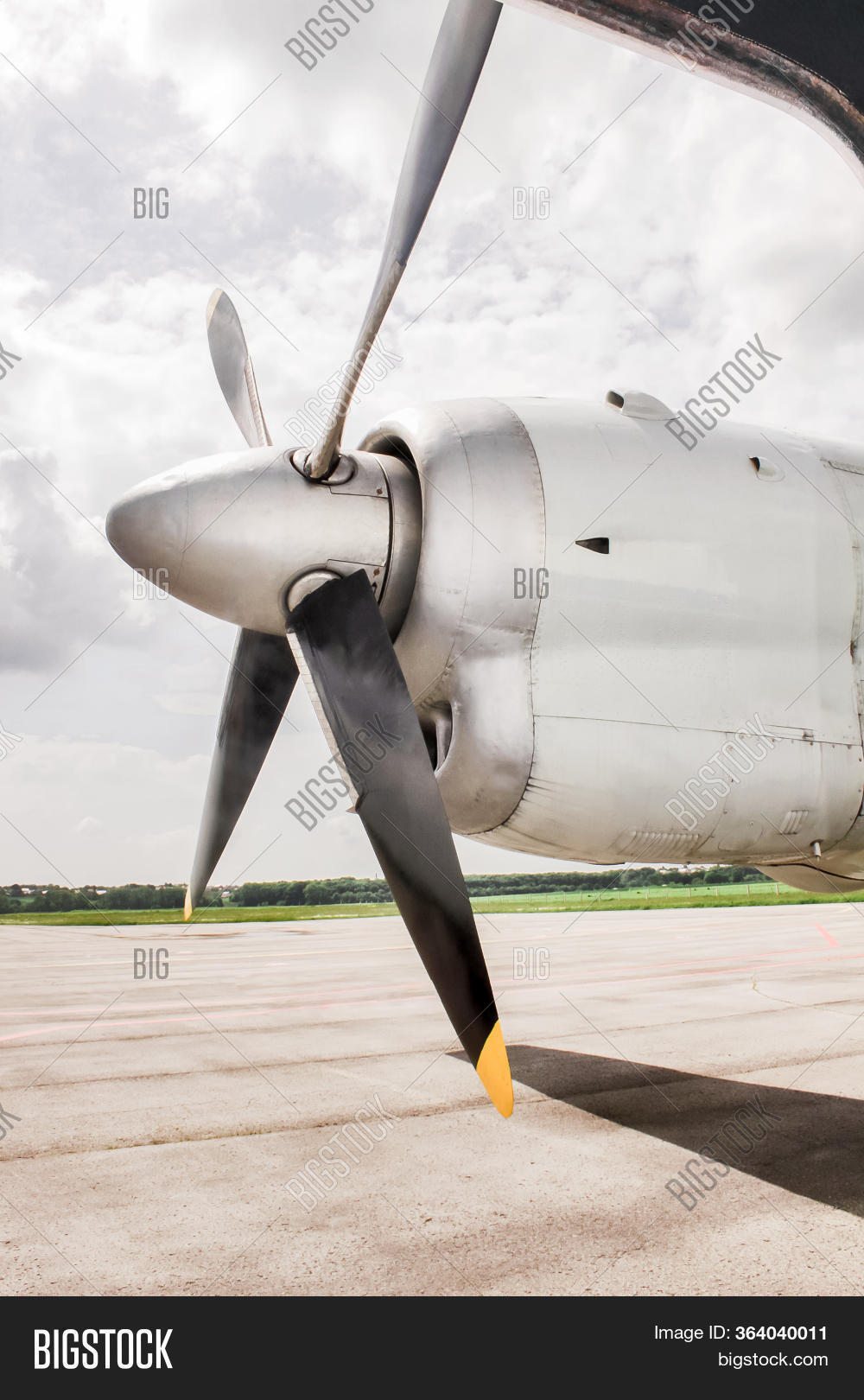 Propeller Aircraft Image & Photo (Free Trial) | Bigstock