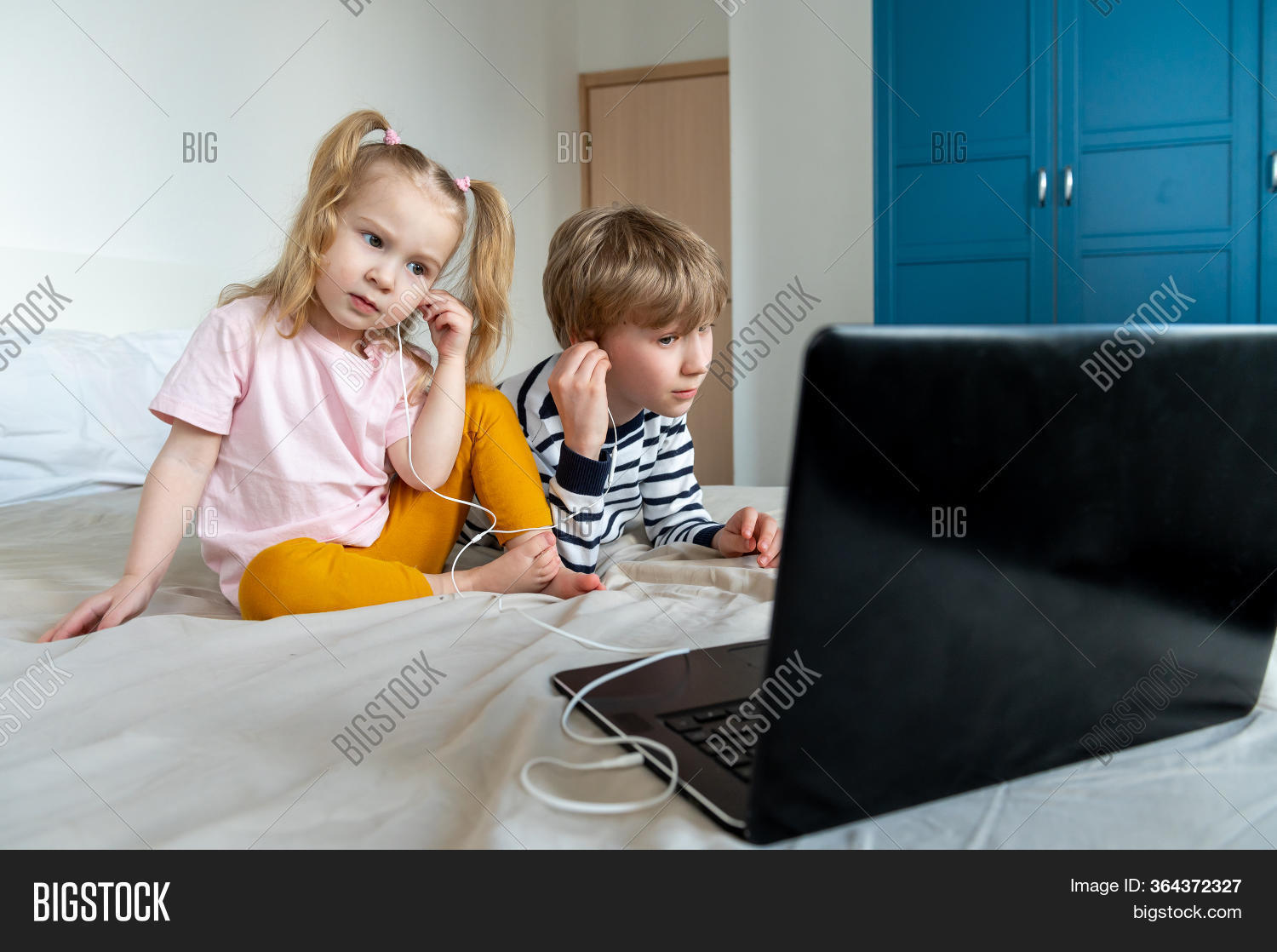 Girl Boy Using Laptop Image & Photo (Free Trial) | Bigstock