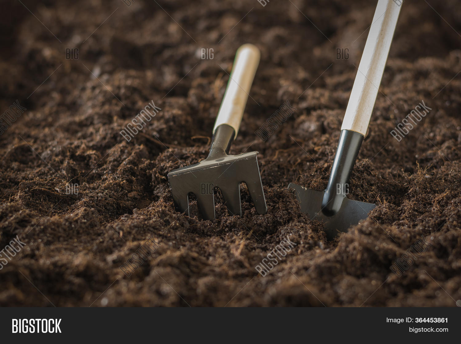 Shovel Rake Wooden Image & Photo (Free Trial) | Bigstock