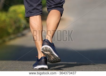 Foot Back Men Jogger Image & Photo (Free Trial) | Bigstock
