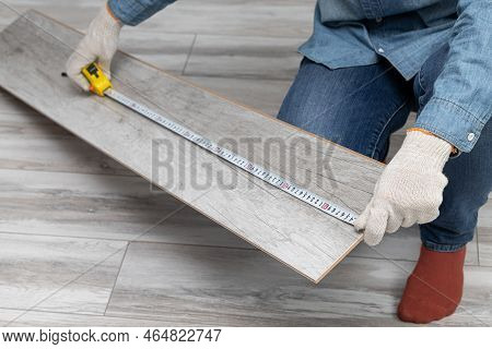 Man Measures Length Image & Photo (Free Trial) | Bigstock
