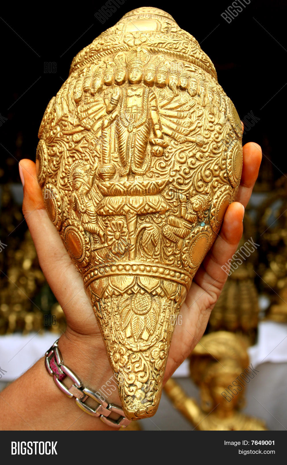Shankha Hand Image & Photo (Free Trial) | Bigstock
