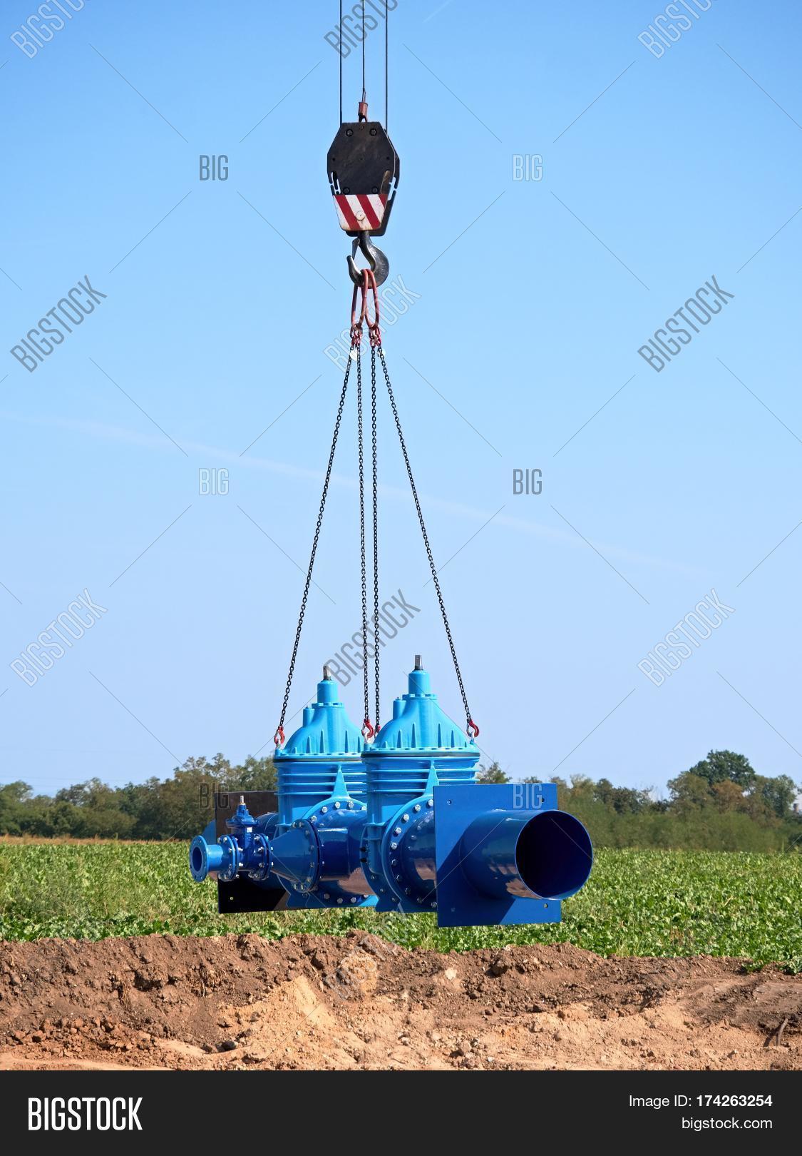 Crane Handling 500Mm Image & Photo (Free Trial) | Bigstock