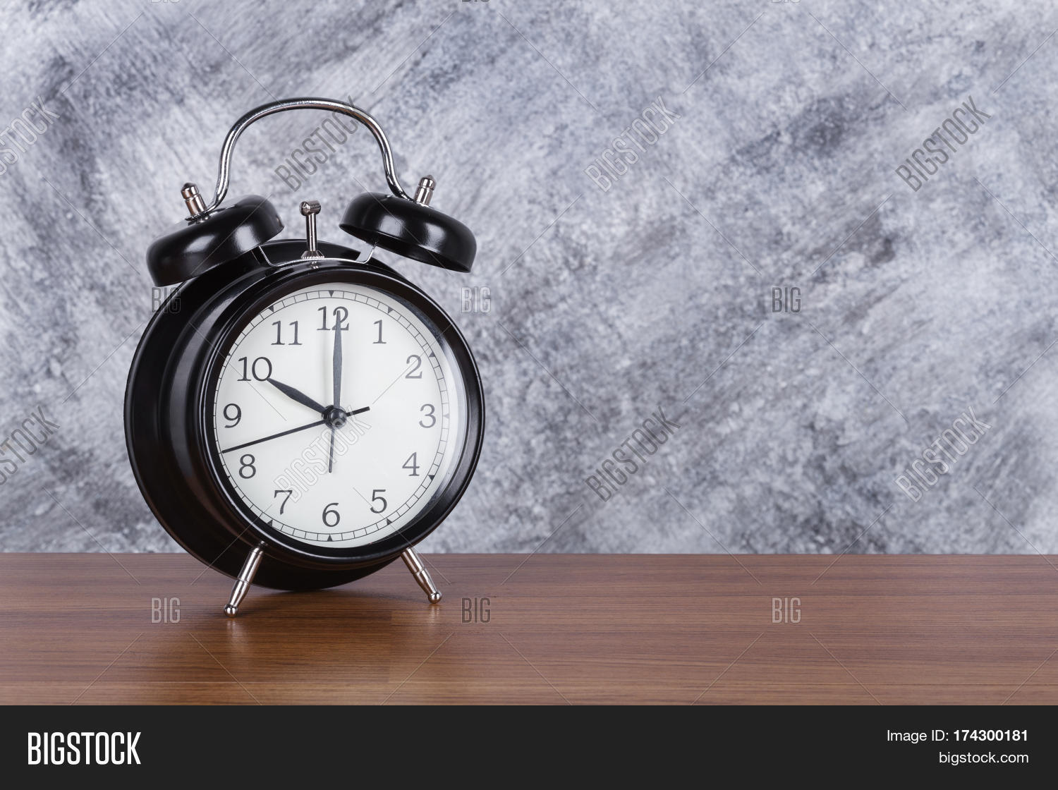 10 O'clock Vintage Image & Photo (Free Trial) | Bigstock